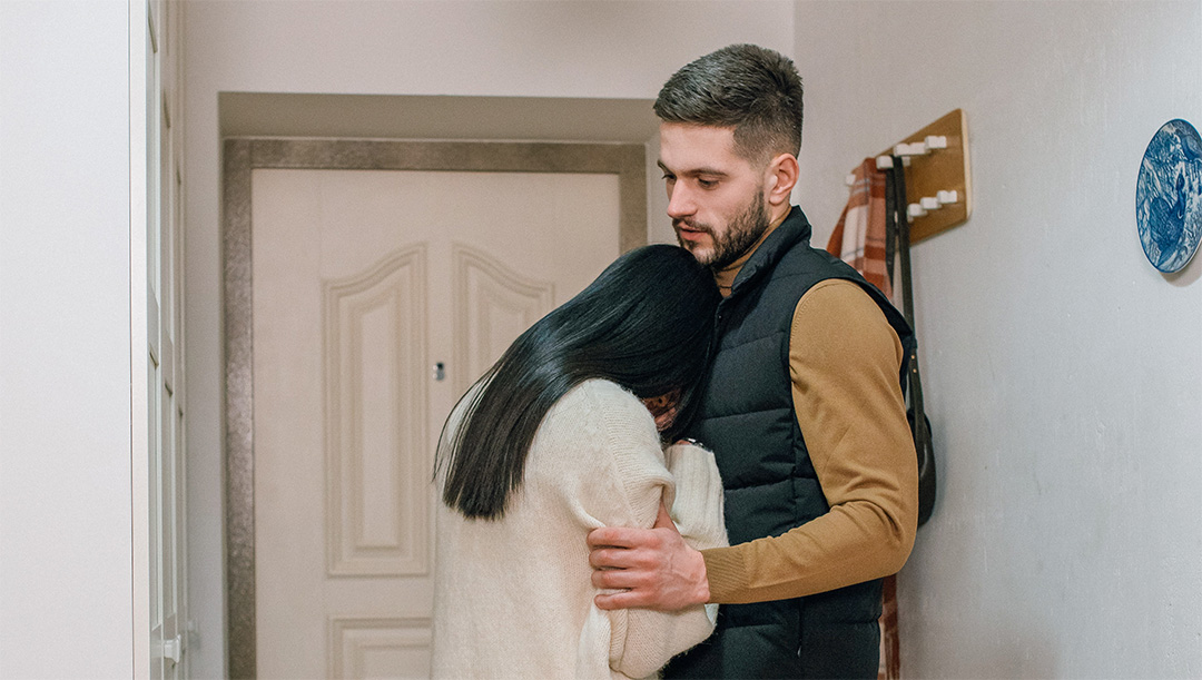 «Мне казалось, что в счастливых семьях так не бывает»: взрослые дети о разводе родителей - Manshuq